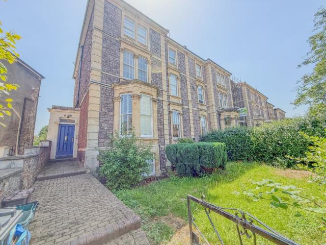 2 bedroom Ground floor flat to rent