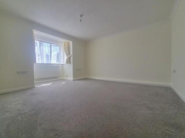 2 bedroom ground floor flat to rent