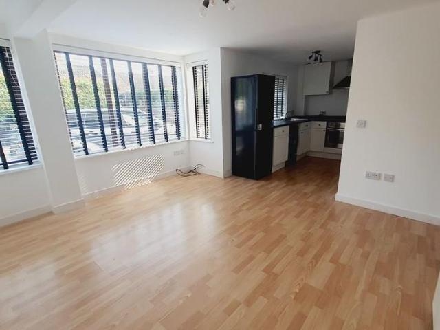 2 bedroom ground floor flat to rent