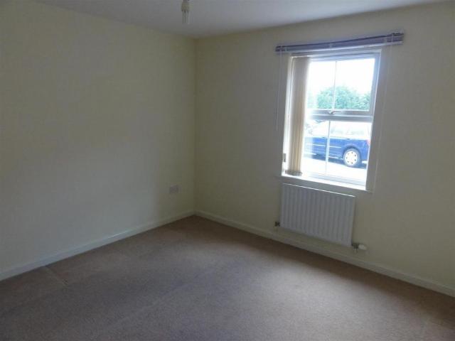 2 bedroom ground floor flat to rent