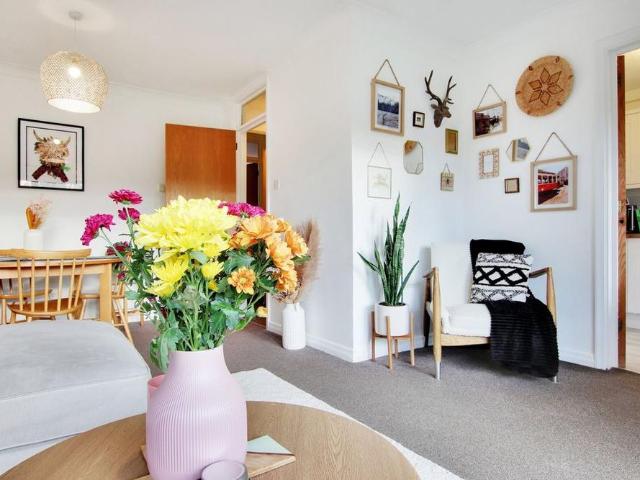 2 bedroom ground floor flat to rent
