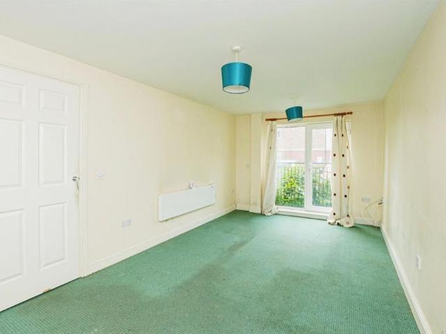 2 bedroom ground floor flat to rent