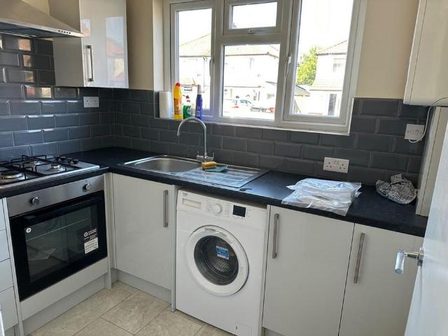 2 bedroom ground floor flat to rent