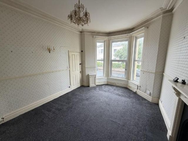 2 bedroom ground floor flat to rent
