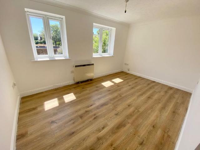2 bedroom ground floor flat to rent