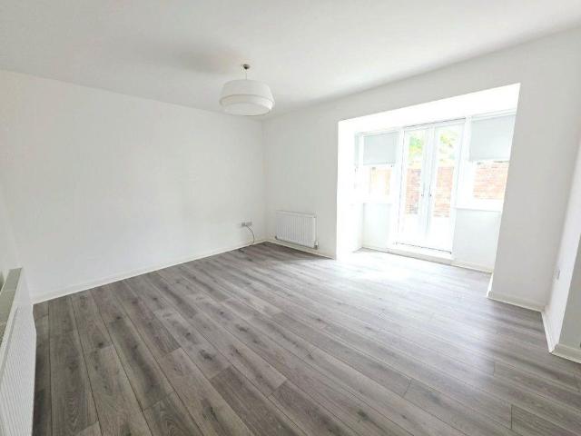 2 bedroom ground floor flat to rent