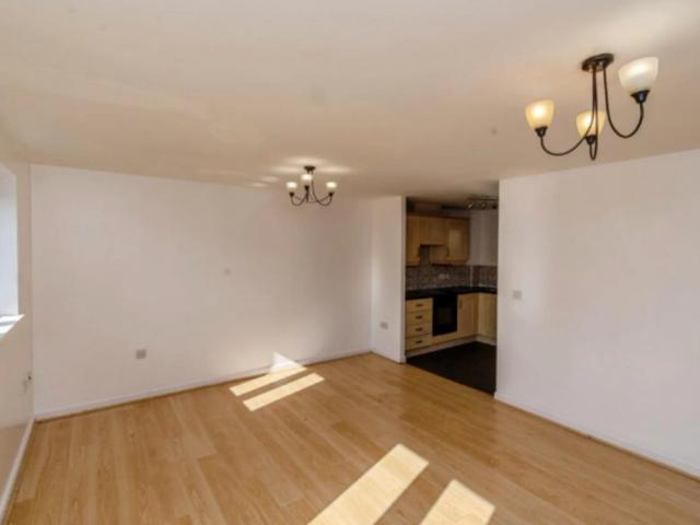 2 bedroom ground floor flat to rent