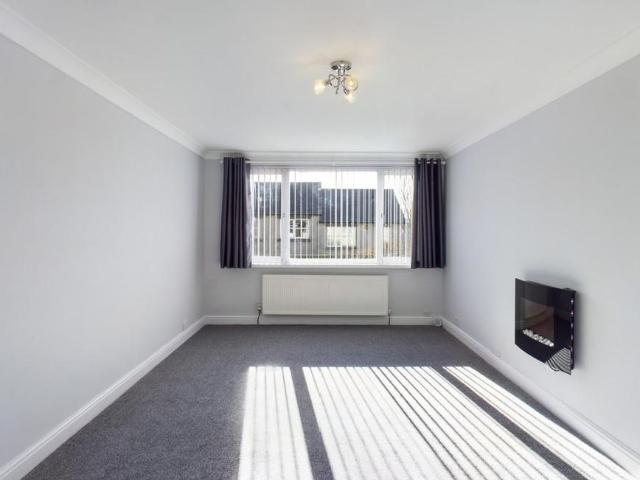 2 bedroom ground floor flat to rent
