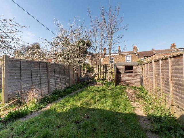 2 bedroom ground floor flat to rent