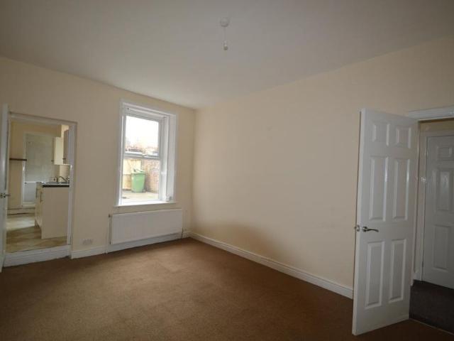 2 bedroom ground floor flat to rent
