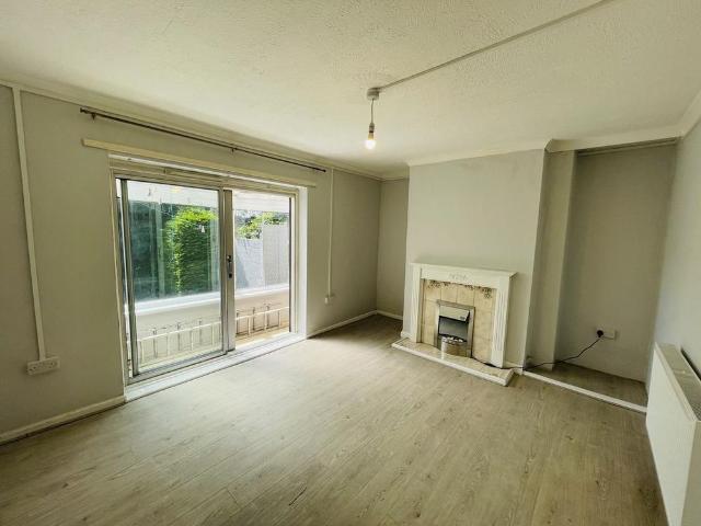 2 bedroom ground floor flat to rent