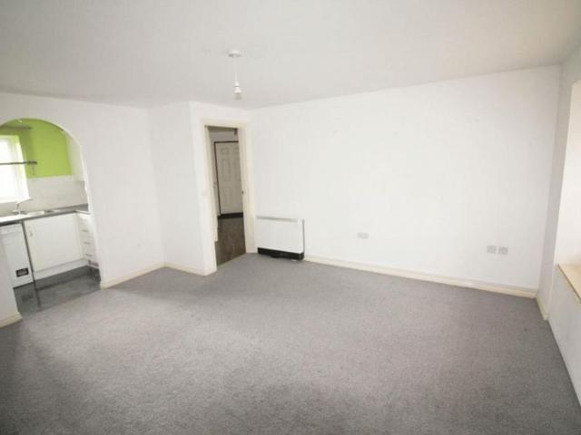 2 bedroom ground floor flat to rent