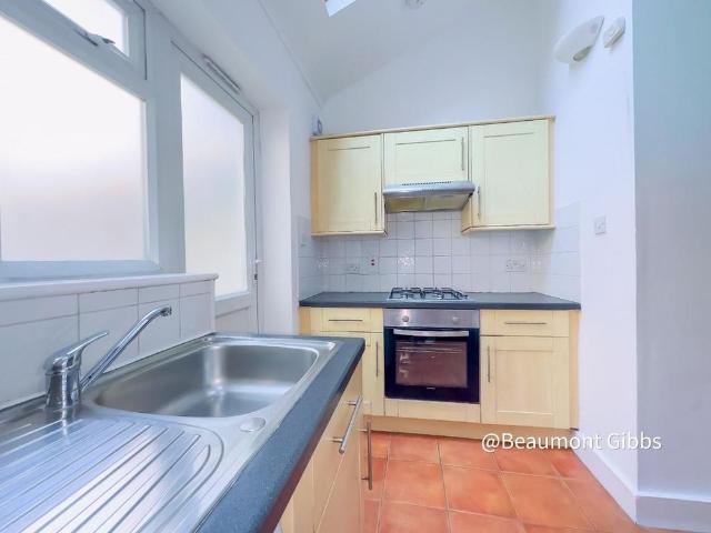 2 bedroom ground floor flat to rent
