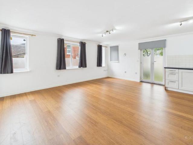 2 bedroom ground floor flat to rent