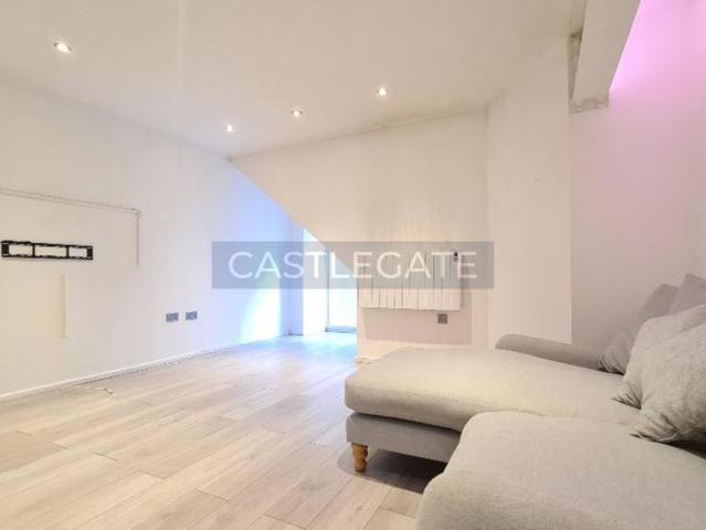 2 bedroom ground floor flat to rent