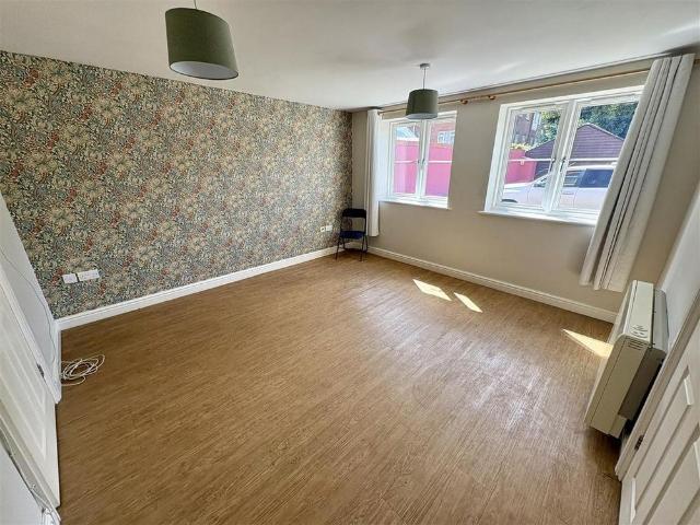 2 bedroom ground floor flat to rent