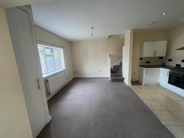 2 bedroom ground floor flat to rent