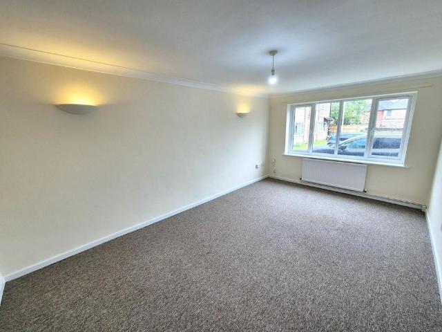 2 bedroom ground floor flat to rent