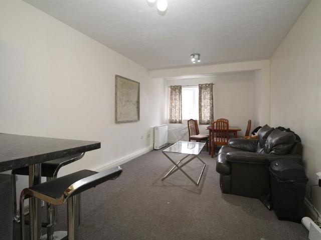 2 bedroom ground floor flat to rent