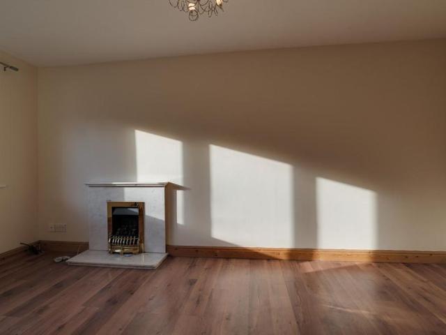 2 bedroom ground floor flat to rent