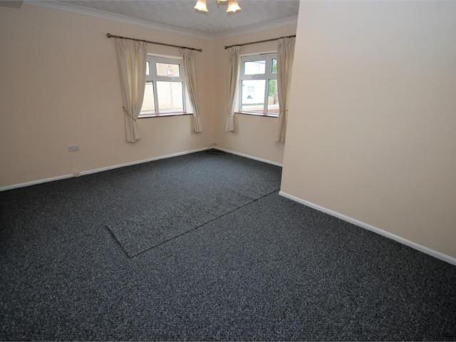 2 bedroom ground floor flat to rent