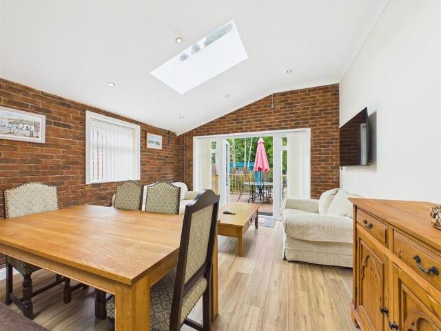 2 bedroom ground floor flat to rent