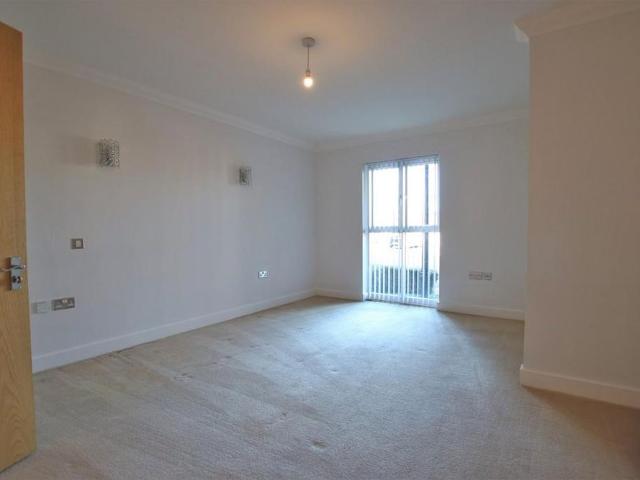 2 bedroom ground floor flat to rent
