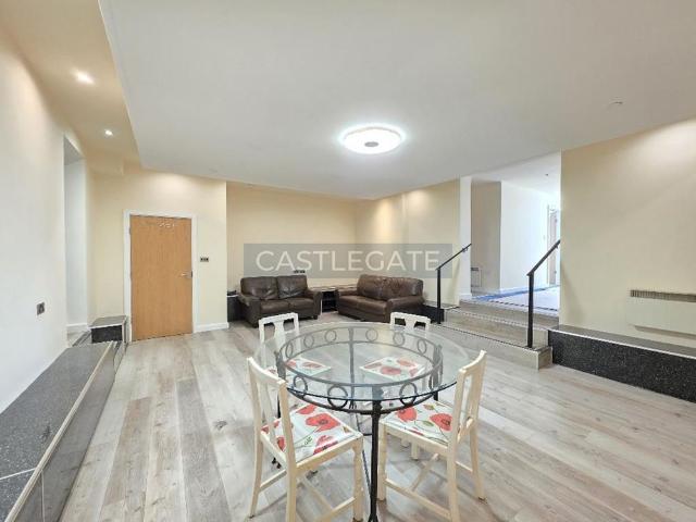 2 bedroom ground floor flat to rent