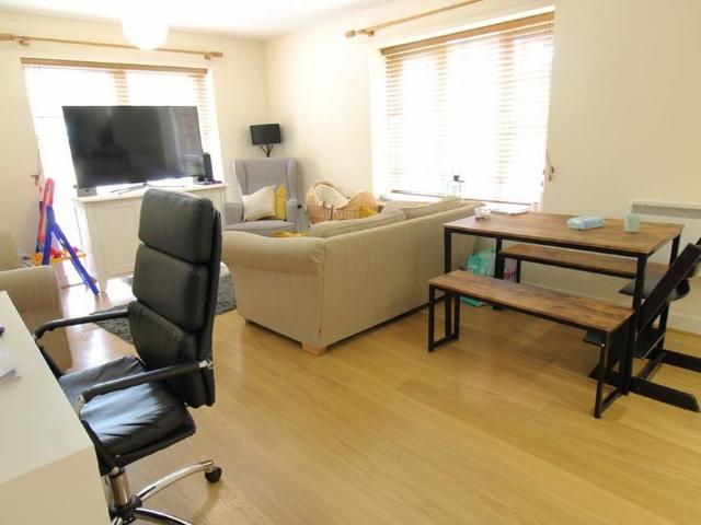 2 bedroom ground floor flat to rent