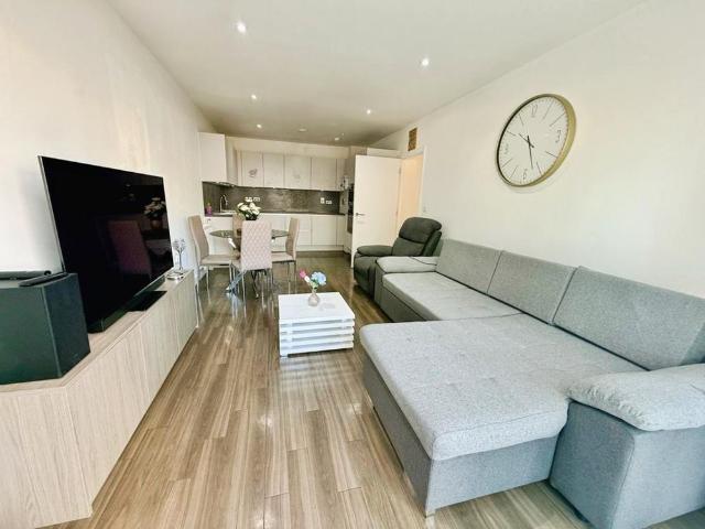 2 bedroom ground floor flat to rent