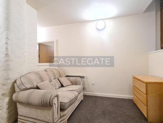 2 bedroom ground floor flat to rent