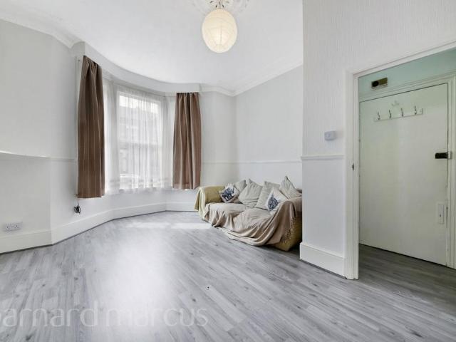 2 bedroom ground floor flat to rent