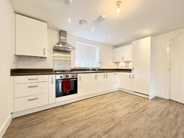 2 bedroom ground floor flat to rent