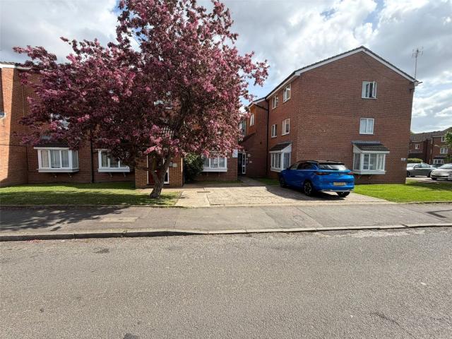 2 bedroom Ground floor flat to rent