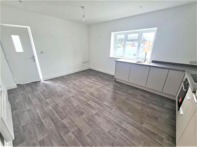2 bedroom ground floor flat to rent