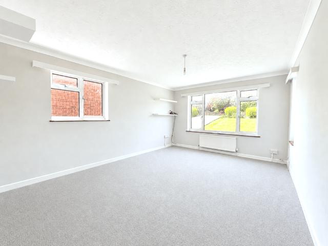 2 bedroom ground floor flat to rent