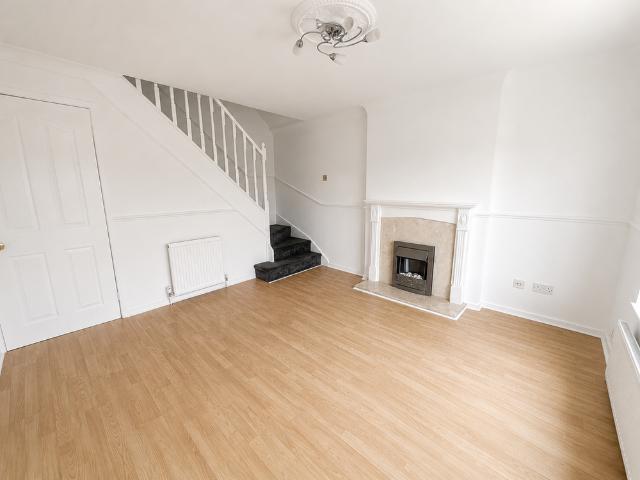 2 bedroom ground floor flat to rent