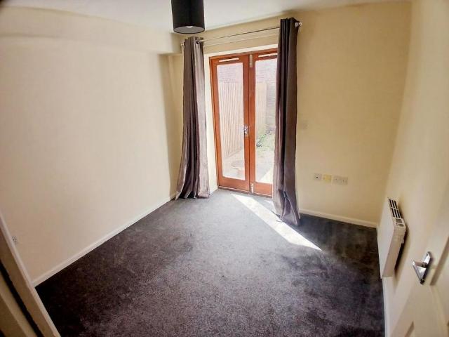 2 bedroom ground floor flat to rent