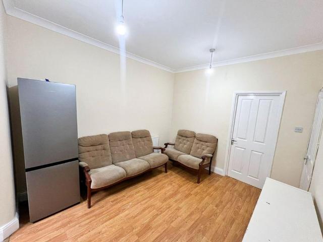 2 bedroom ground floor flat to rent