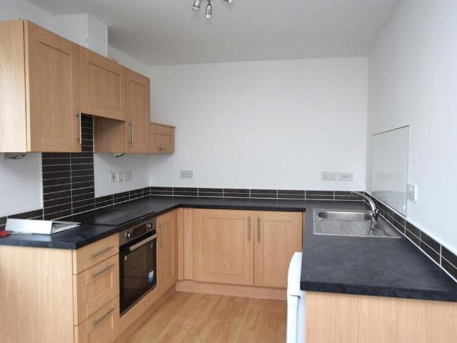 2 bedroom ground floor flat to rent