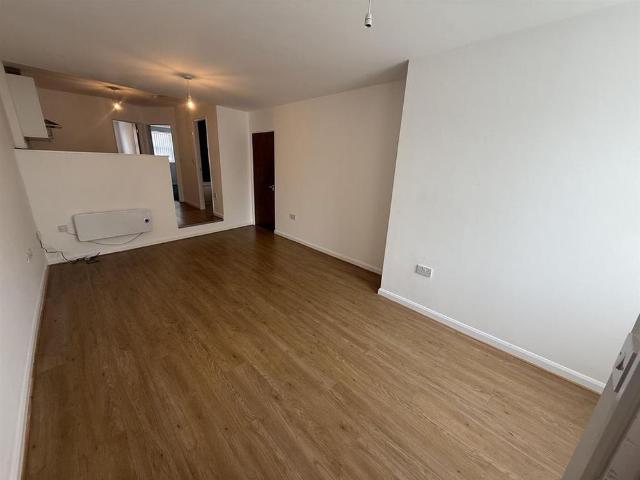 2 bedroom ground floor flat to rent