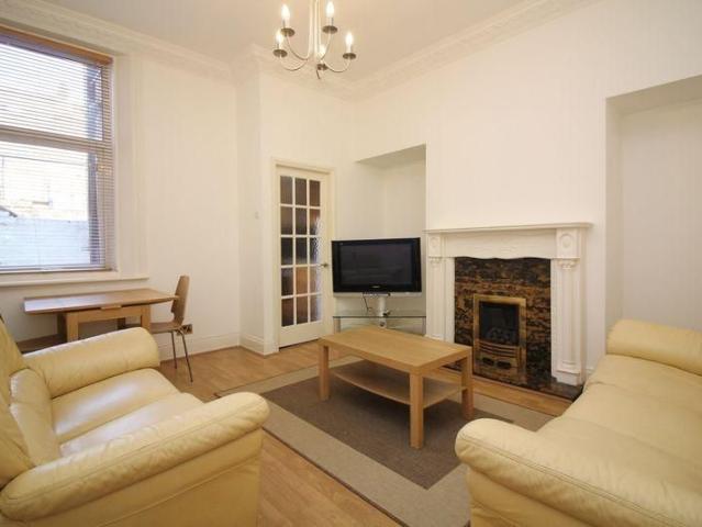 2 bedroom ground floor flat to rent