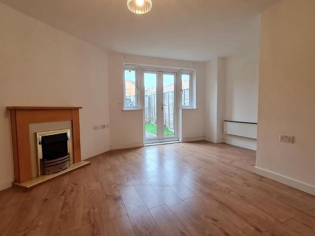 2 bedroom ground floor flat to rent