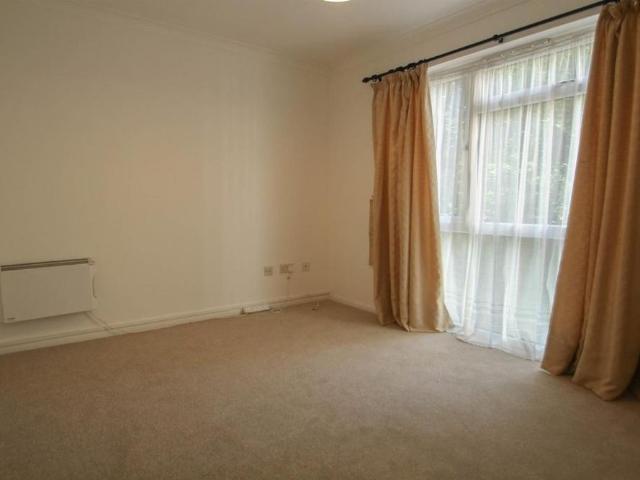 2 bedroom ground floor flat to rent