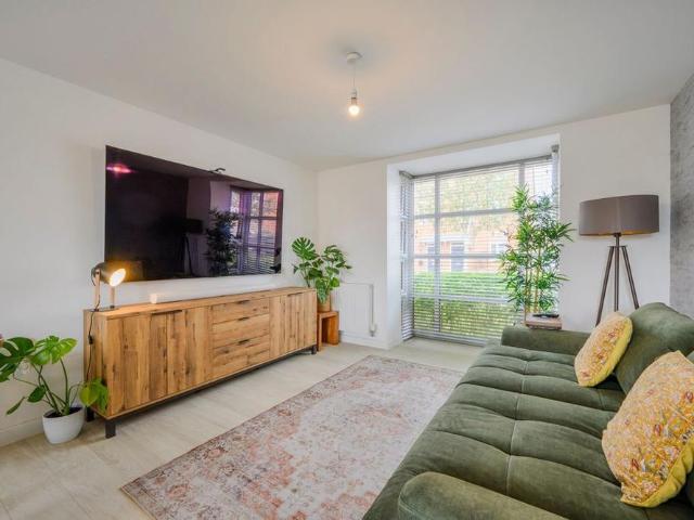 2 bedroom ground floor flat to rent