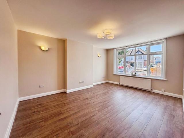 2 bedroom ground floor flat to rent