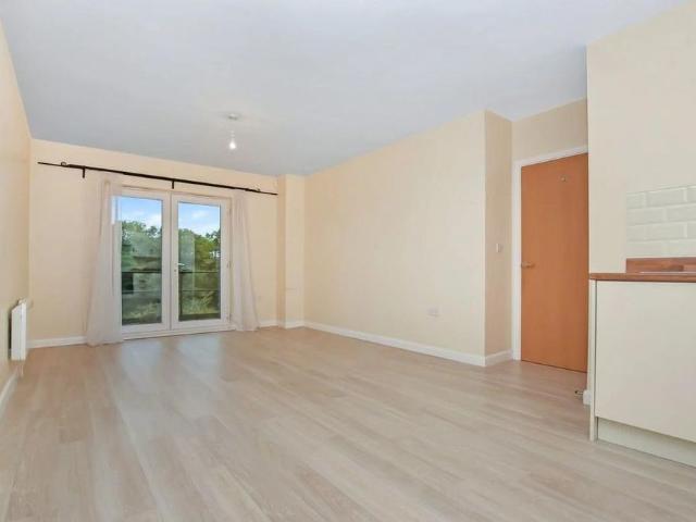 2 bedroom ground floor flat to rent