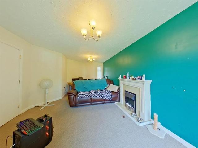 2 bedroom ground floor flat to rent