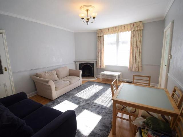 2 bedroom ground floor flat to rent