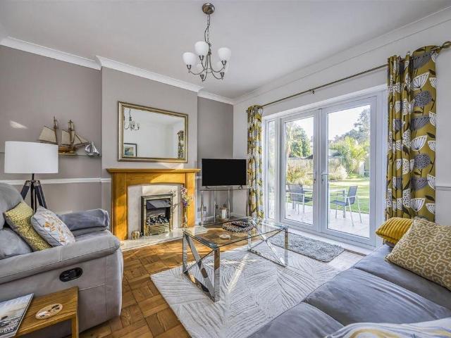 2 bedroom ground floor flat to rent